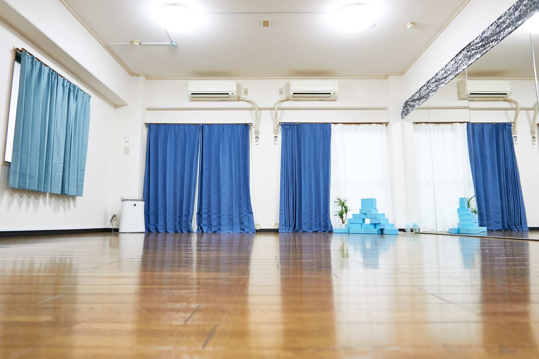 【上本町駅から徒歩3分】バレエバーのあるダンスとヨガができるスタジオの写真9