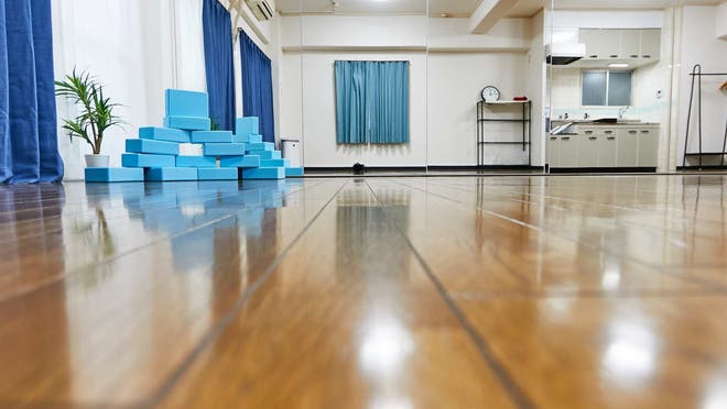 【上本町駅から徒歩3分】バレエバーのあるダンスとヨガができるスタジオの写真10