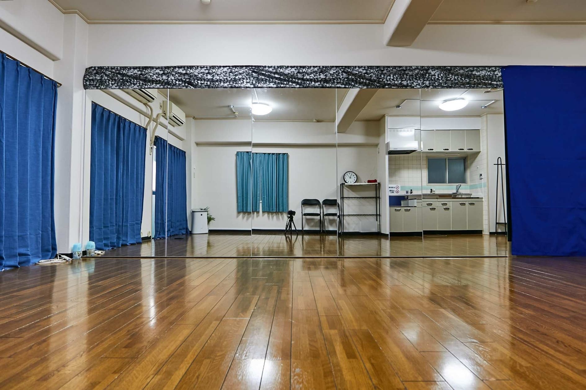 【上本町駅から徒歩3分】バレエバーのあるダンスとヨガができるスタジオの写真12