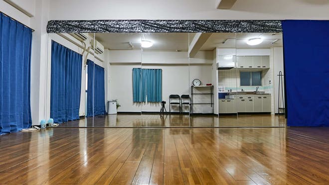 【上本町駅から徒歩3分】バレエバーのあるダンスとヨガができるスタジオの写真12