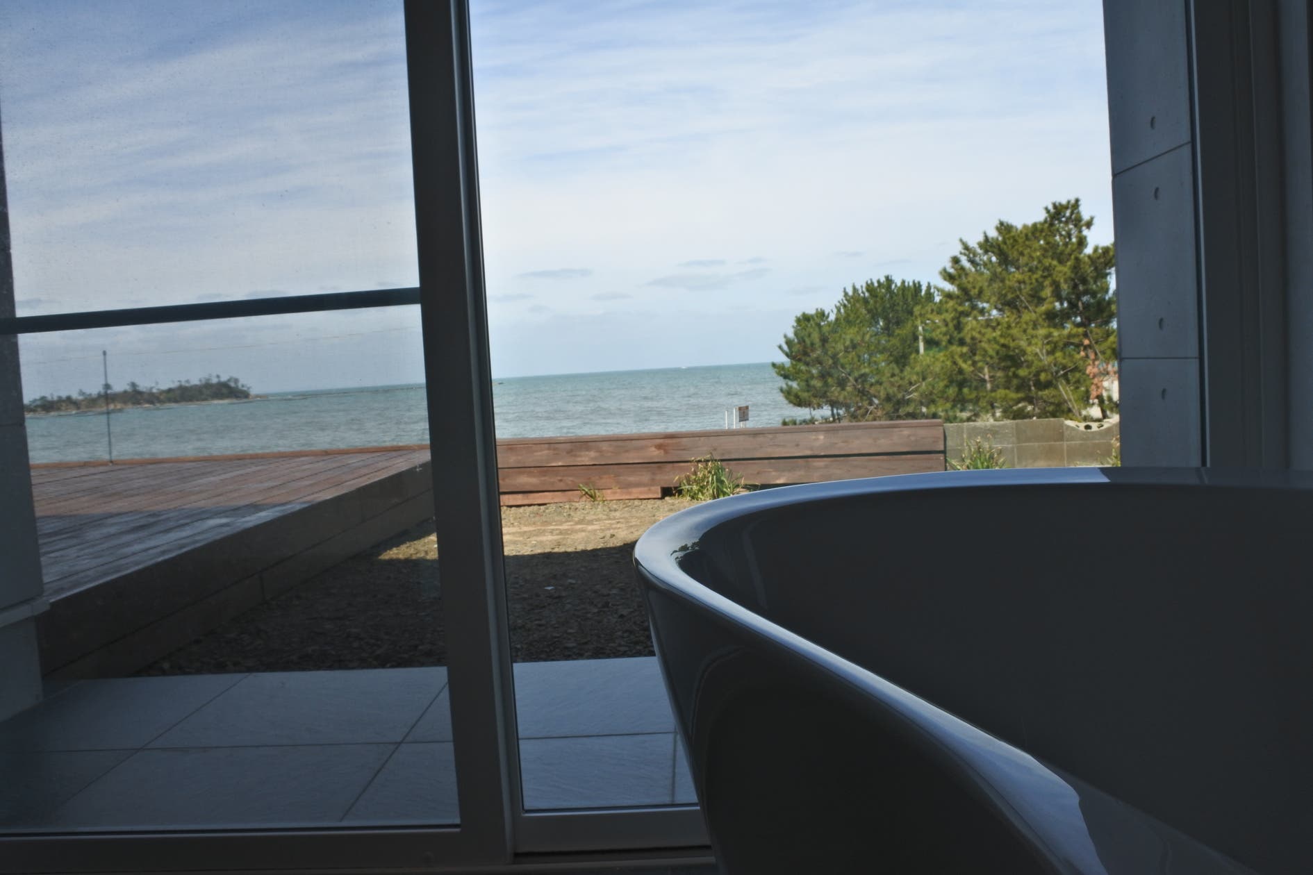 海が眺められるシャワー・浴槽の画像1