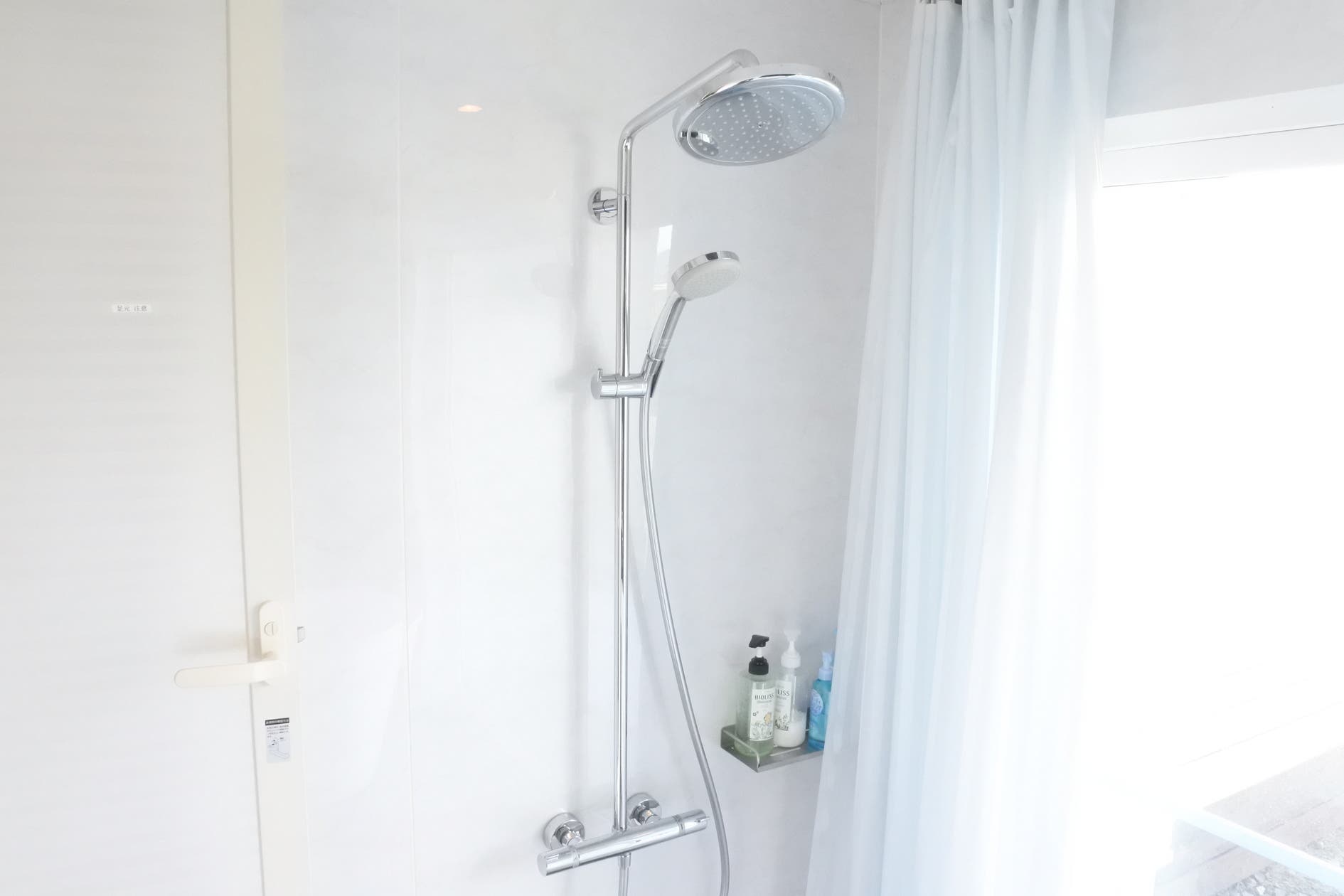 海が眺められるシャワー・浴槽の画像3