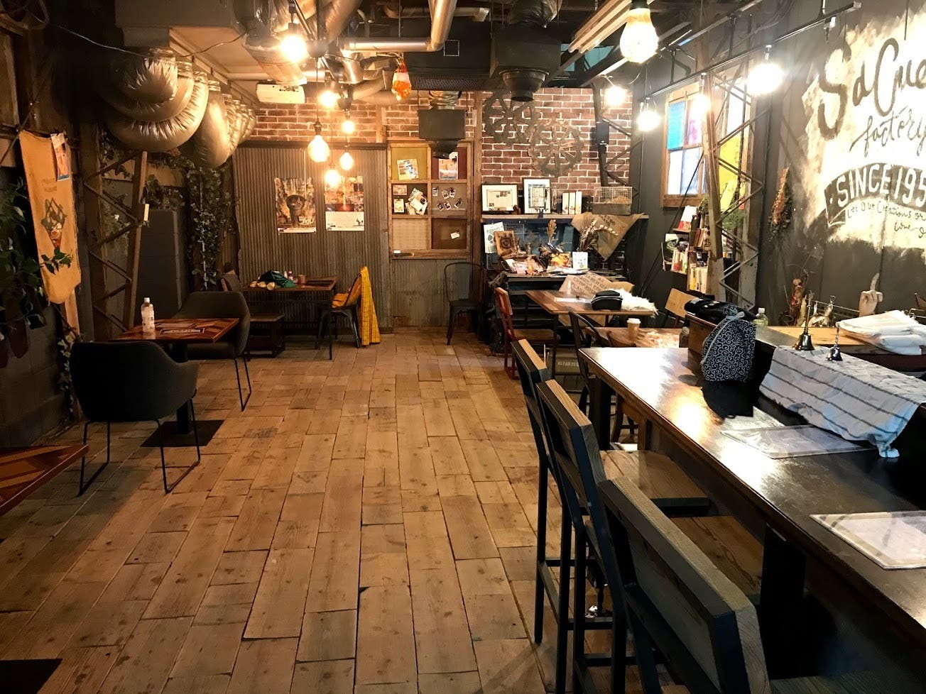 動画撮影・ポートレートに！町工場カフェのビンテージな空間でおしゃれな作品をの写真8