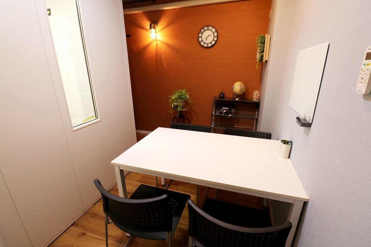 【赤羽駅徒歩2分の防音室♪】防音TV会議・レッスン・音録りスタジオに♪赤ばね防音部屋。の写真4