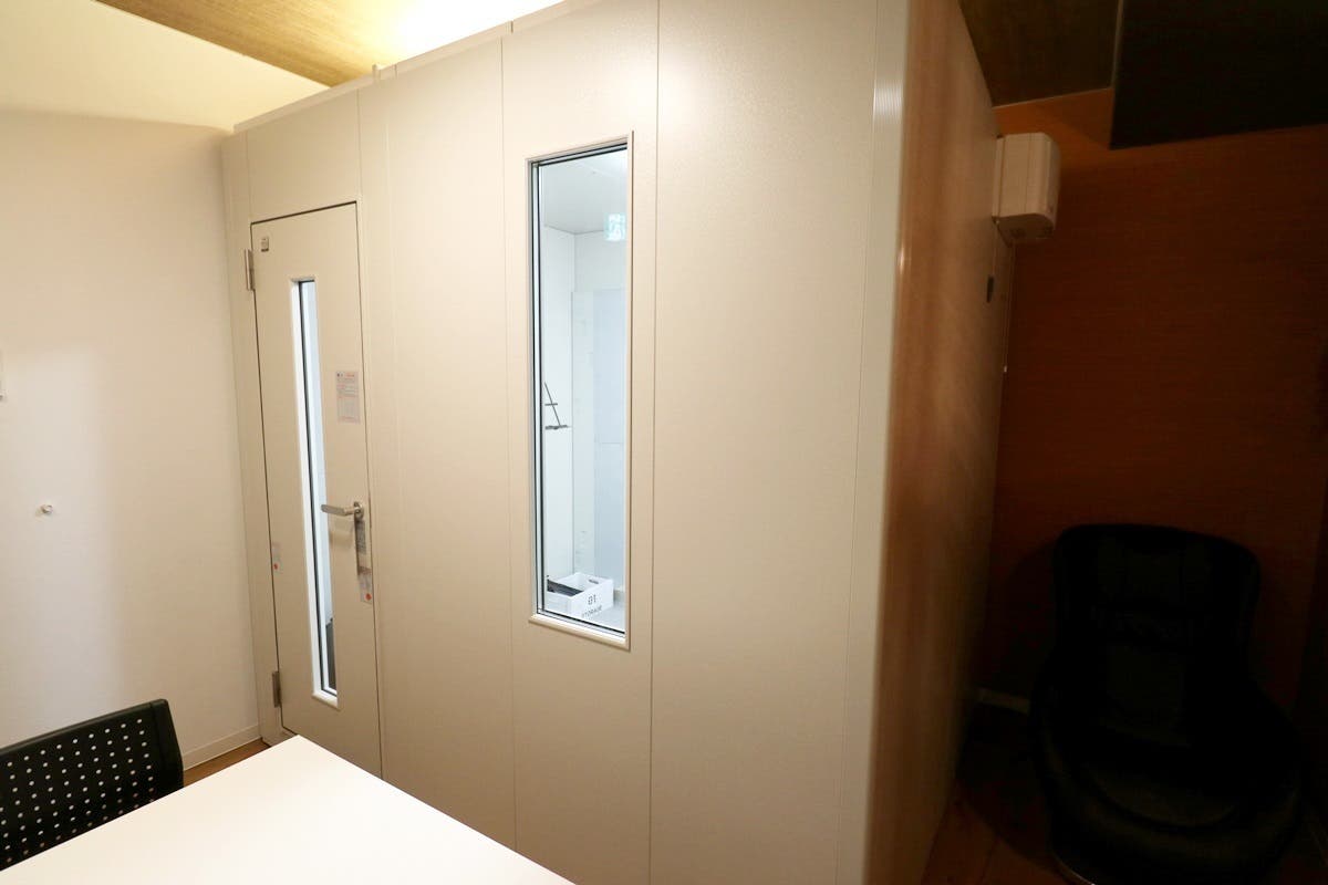 【赤羽駅徒歩2分の防音室♪】防音TV会議・レッスン・音録りスタジオに♪赤ばね防音部屋。の写真7