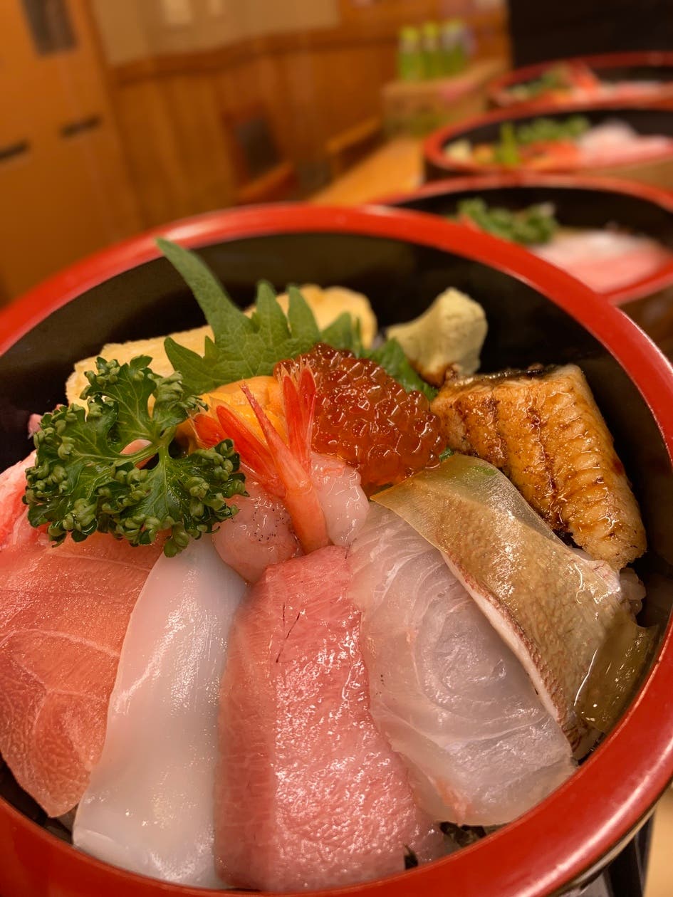  金沢駅より徒歩5分、近隣にコイン🅿️有りで好アクセス。会場は新しくて広々とした空間。ビジネスからプライベートでのご利用可能ですの写真16