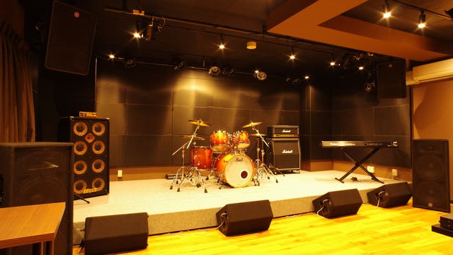 25帖のお部屋ではイベント、撮影、パーティー、セミナーなど様々な用途でご利用いただけます。の写真1