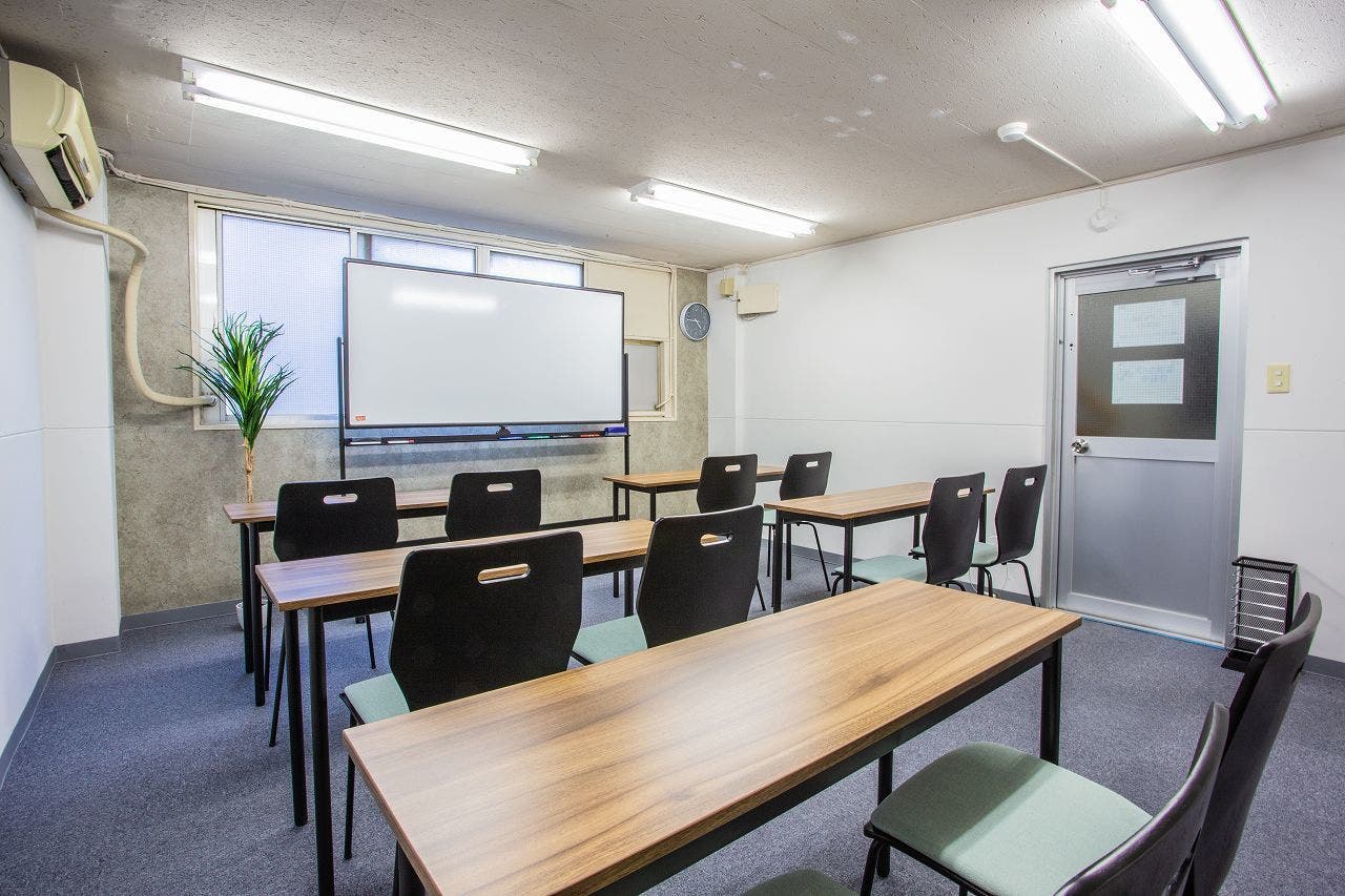 【新宿駅南口3分！14名利用可！】完全個室！綺麗な室内！WiFi・ホワイトボード全て無料！コモンズ会議室 新宿西口２の写真5