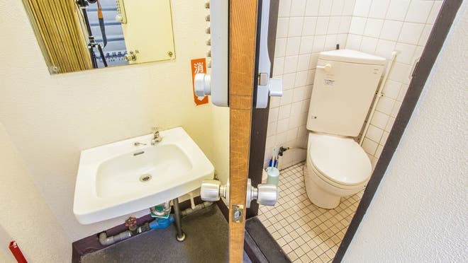 【新宿駅南口3分!14名利用可!】完全個室!綺麗な室内!WiFi・ホワイトボード全て無料!コモンズ会議室 新宿西口2の写真13