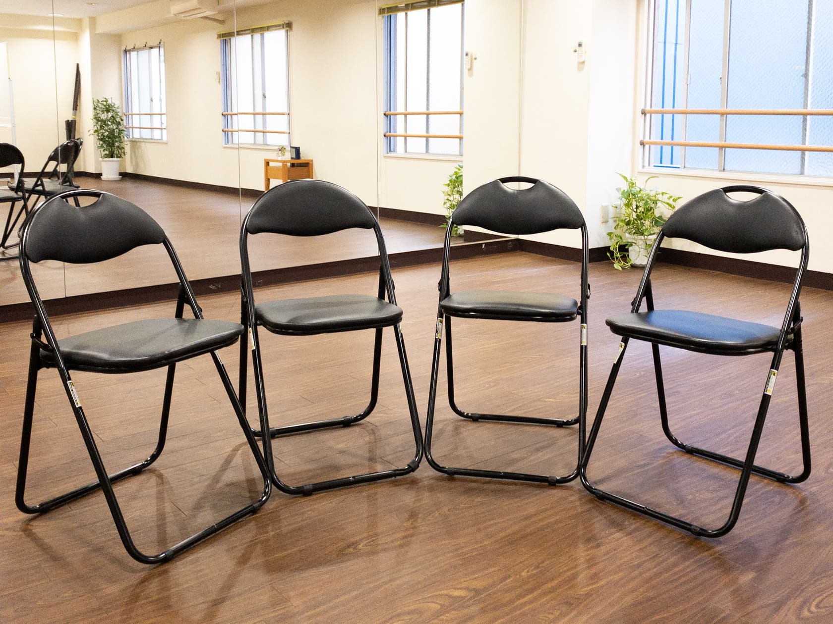 広島三越&胡町電停から徒歩1分✨広いスタジオ&スペース✨全身鏡が壁２面✨ヨガマット無料貸出し✨ダンスの写真6