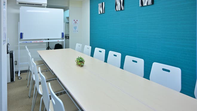 【藤沢駅2分】GS貸会議室ブルー・高速インターネット・完全個室・アクリル板設置・きれいなスペースで快適に動画撮影・会議ができる!の写真3