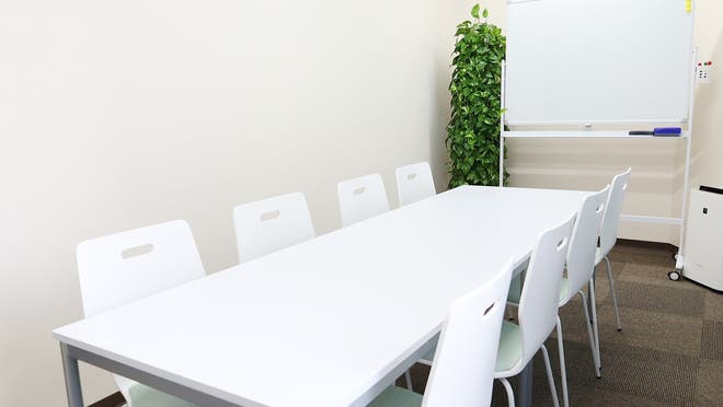 【赤坂見附駅徒歩2分/赤坂駅徒歩4分】10名/高速光Wifi・プロジェクター/ボドゲや楽器練習にも/軽飲食可/靴のまま利用可の写真2