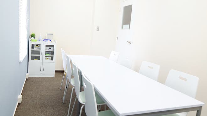 【赤坂見附駅徒歩2分/赤坂駅徒歩4分】10名/高速光Wifi・プロジェクター/ボドゲや楽器練習にも/軽飲食可/靴のまま利用可の写真4