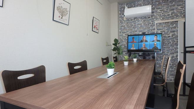 【綾瀬駅4分!12名】綺麗な室内!飲食可!WiFi・モニター・ホワイトボード全て無料!土足可!ふれあい貸し会議室 綾瀬A-トレの写真1