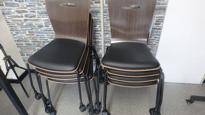 【綾瀬駅4分!12名】綺麗な室内!飲食可!WiFi・モニター・ホワイトボード全て無料!土足可!ふれあい貸し会議室 綾瀬A-トレの写真12