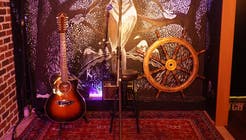 JR稲毛駅徒歩4分!本格バースペースを備えたロケーション【撮影/演奏/パーティ/セミナー/コスプレ更衣室完備】の写真2