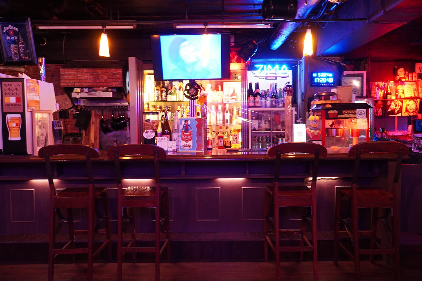 JR稲毛駅徒歩4分！本格バースペースを備えたロケーション【撮影/演奏/パーティ/セミナー/コスプレ更衣室完備】の写真7