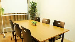 【中目黒駅7分!10名利用可!】綺麗な室内!WiFi・プロジェクター・ホワイトボード全て無料!ふれあい貸し会議室 中目黒Aの写真3