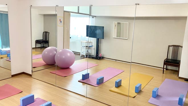 (御堂筋線2分、阪急京都線4分)講習、楽器、ダンス、演劇、ヨガにおすすめ、手ぶらで使えるレンタルスタジオの写真1