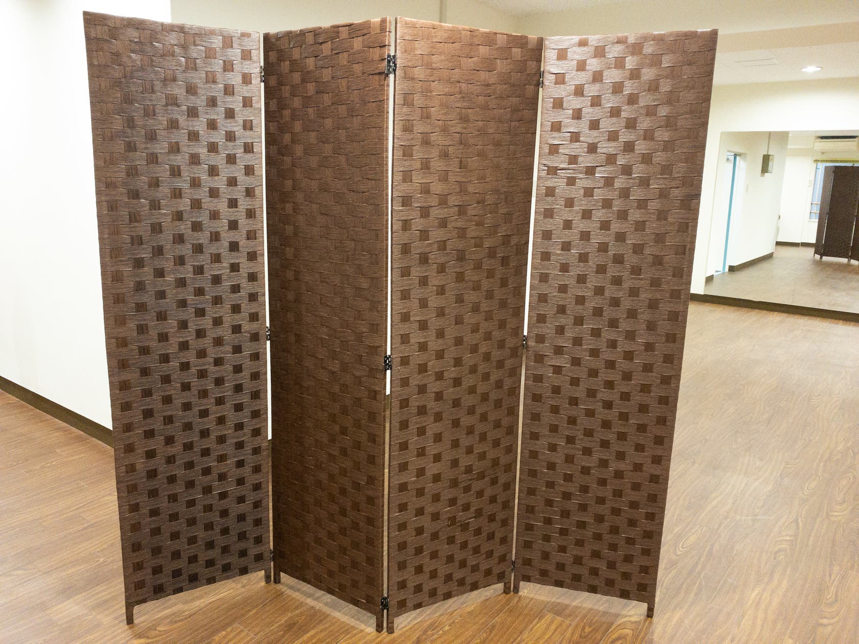 広島三越&胡町電停から徒歩1分✨広いスタジオ&スペース✨全身鏡が壁２面✨ヨガマット無料貸出し✨ダンスの写真8