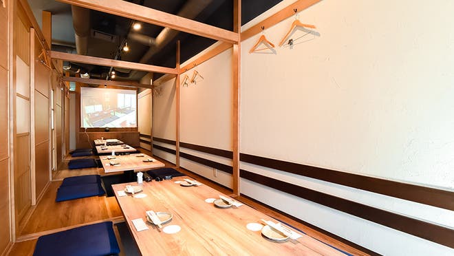 中洲川端駅5番出口から徒歩3分。上川端商店街の中の飲食店(櫛田神社側から左3軒目)の写真1