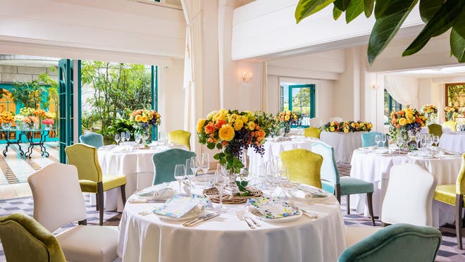 【横浜】 プランタン 中庭を挟んで同じフロアに2つある宴会場の写真1