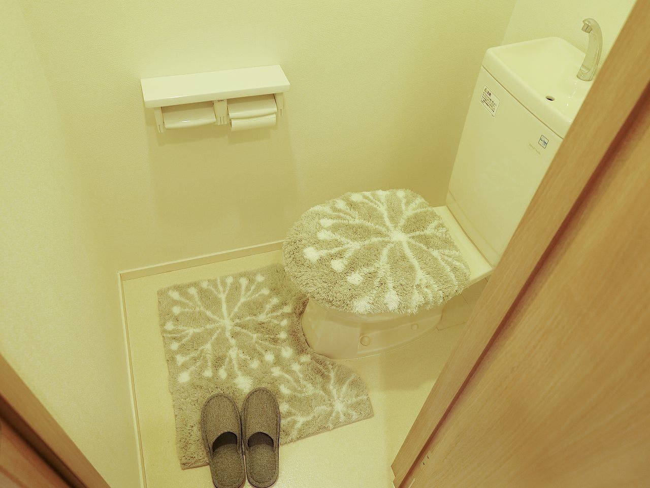 【中目黒駅7分！10名利用可！】綺麗な室内！WiFi・プロジェクター・ホワイトボード全て無料！ふれあい貸し会議室 中目黒Aの写真15