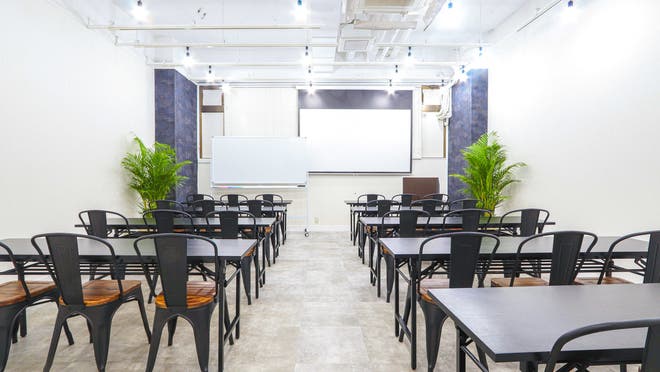 【渋谷駅徒歩25秒!32名利用可】贅沢な空間!WiFi・プロジェクター・ホワイトボード全て無料!ふれあい貸し会議室 渋谷No29の写真1