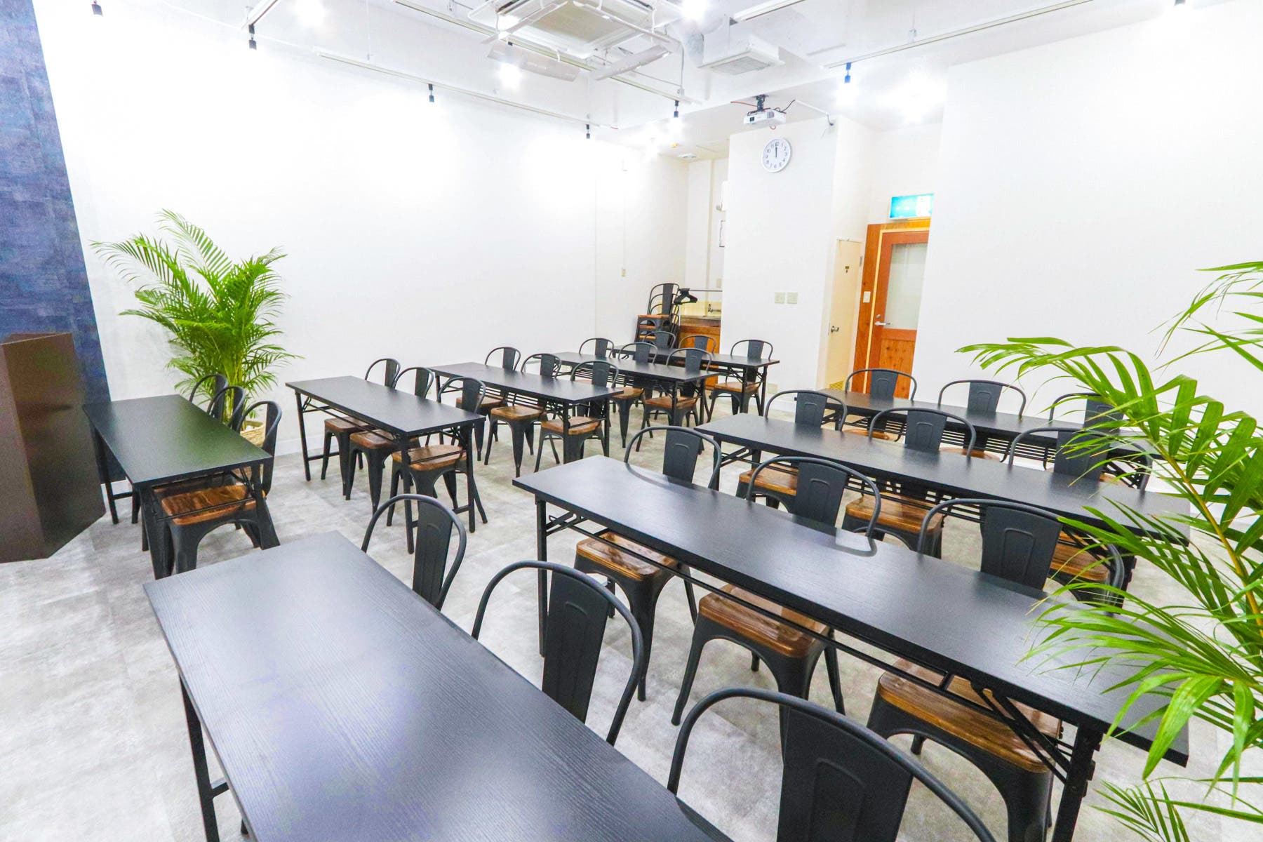 【渋谷駅徒歩25秒！32名利用可】贅沢な空間！WiFi・プロジェクター・ホワイトボード全て無料！ふれあい貸し会議室 渋谷No29の写真2