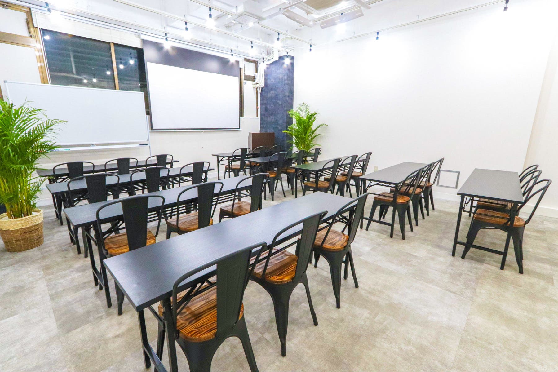 【渋谷駅徒歩25秒！32名利用可】贅沢な空間！WiFi・プロジェクター・ホワイトボード全て無料！ふれあい貸し会議室 渋谷No29の写真5