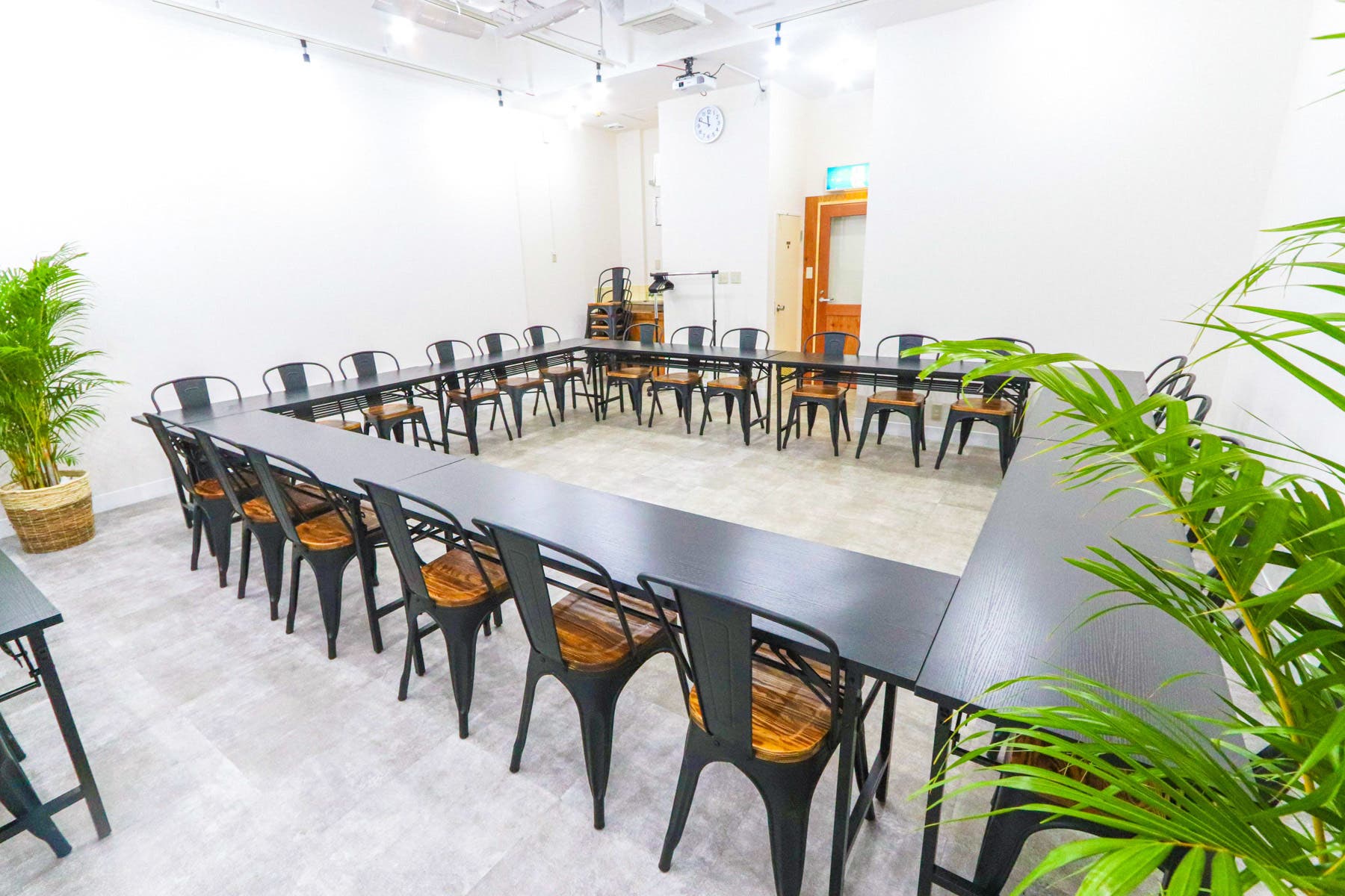 【渋谷駅徒歩25秒！32名利用可】贅沢な空間！WiFi・プロジェクター・ホワイトボード全て無料！ふれあい貸し会議室 渋谷No29の写真7