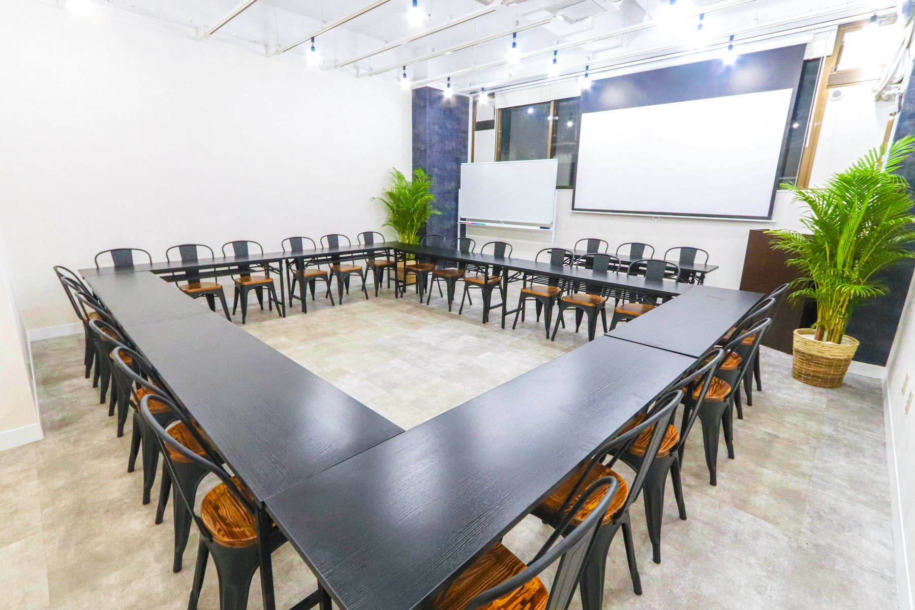 【渋谷駅徒歩25秒！32名利用可】贅沢な空間！WiFi・プロジェクター・ホワイトボード全て無料！ふれあい貸し会議室 渋谷No29の写真10