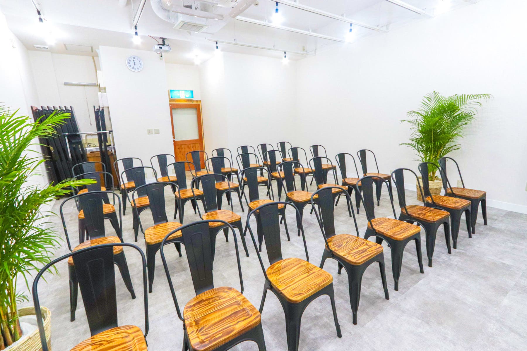 【渋谷駅徒歩25秒！32名利用可】贅沢な空間！WiFi・プロジェクター・ホワイトボード全て無料！ふれあい貸し会議室 渋谷No29の写真11