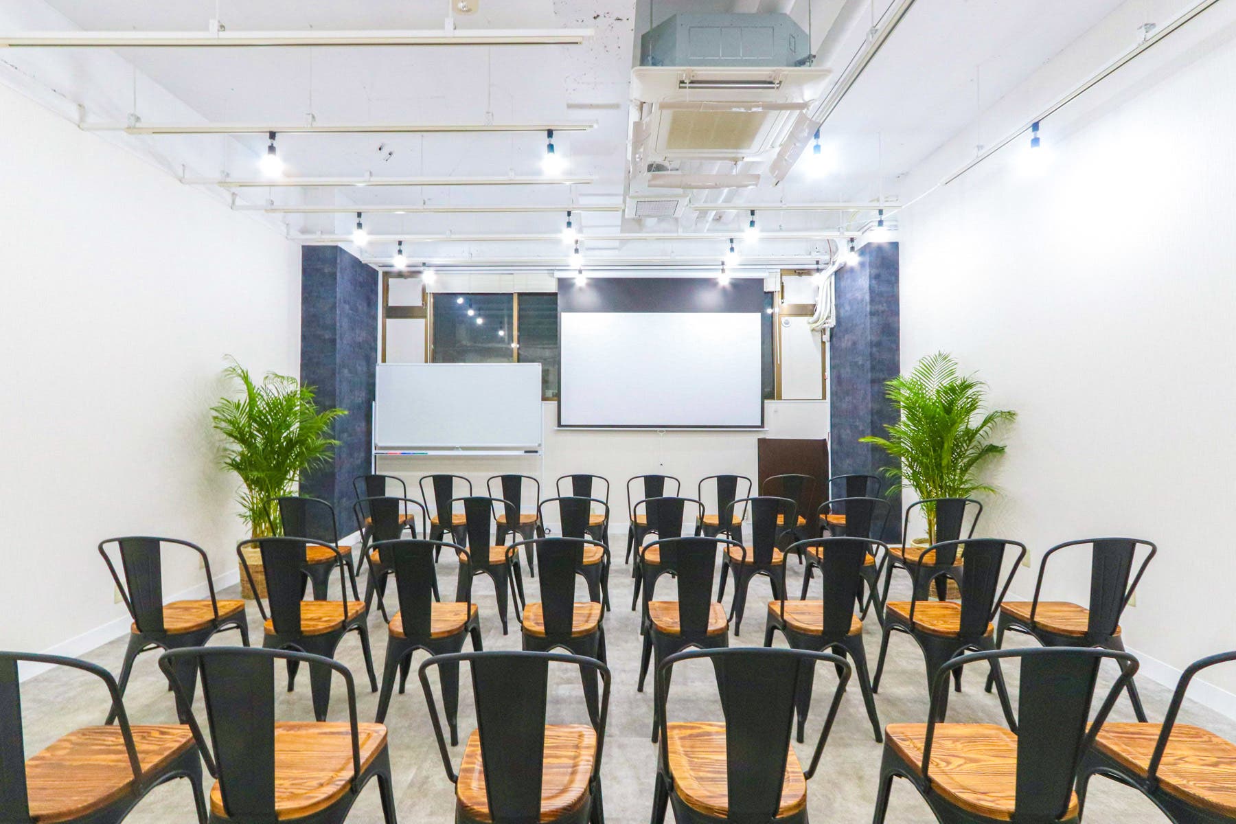 【渋谷駅徒歩25秒！32名利用可】贅沢な空間！WiFi・プロジェクター・ホワイトボード全て無料！ふれあい貸し会議室 渋谷No29の写真15