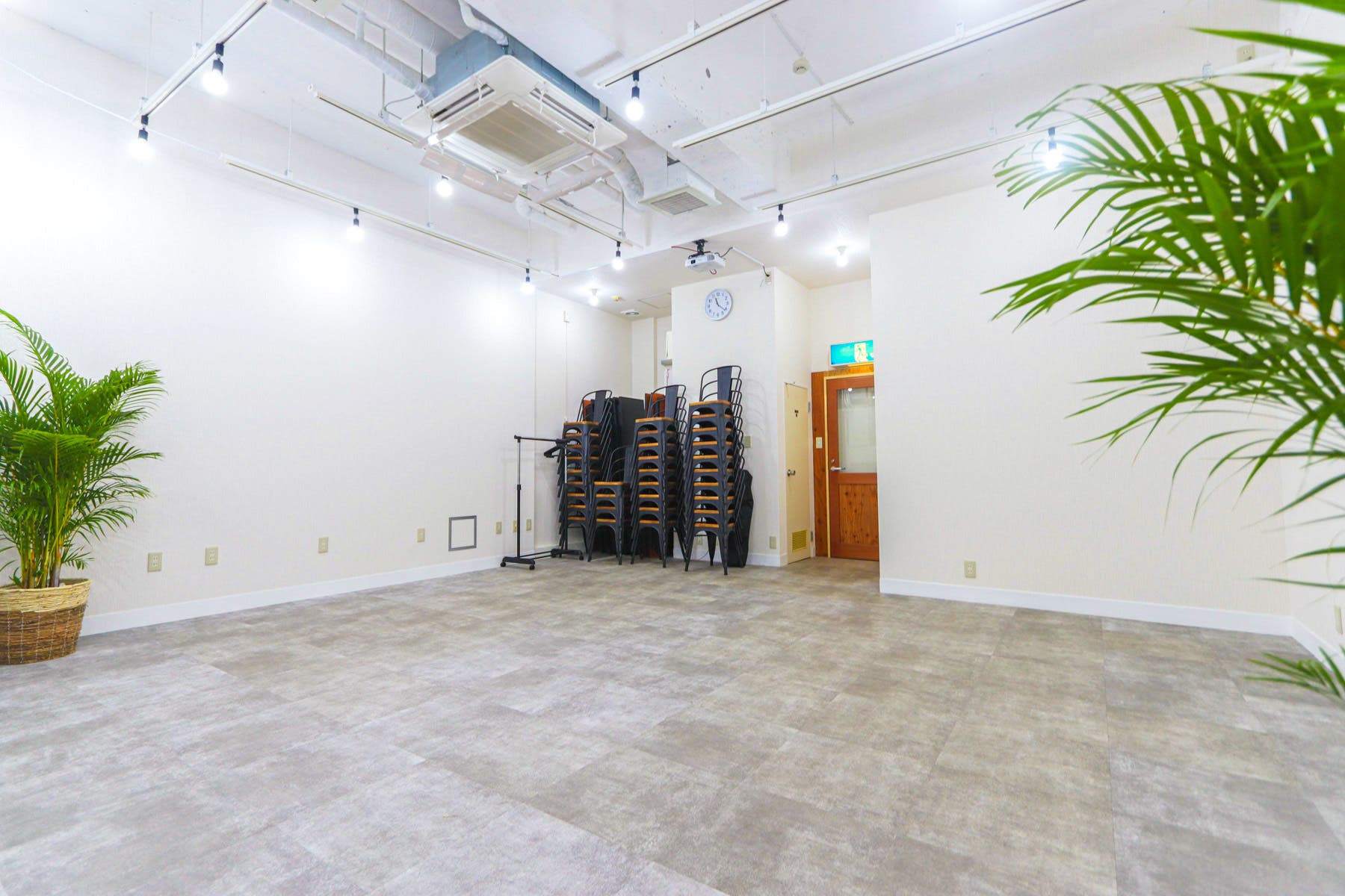 【渋谷駅徒歩25秒！32名利用可】贅沢な空間！WiFi・プロジェクター・ホワイトボード全て無料！ふれあい貸し会議室 渋谷No29の写真16