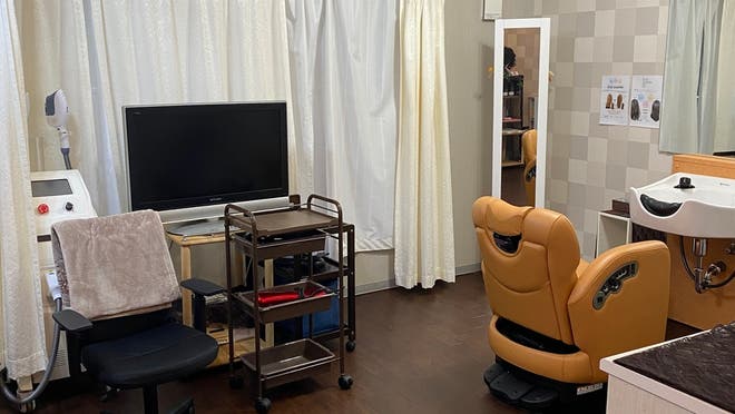 伏見駅近、ホテル内、完全個室高級美容室兼エステサロン。の写真1