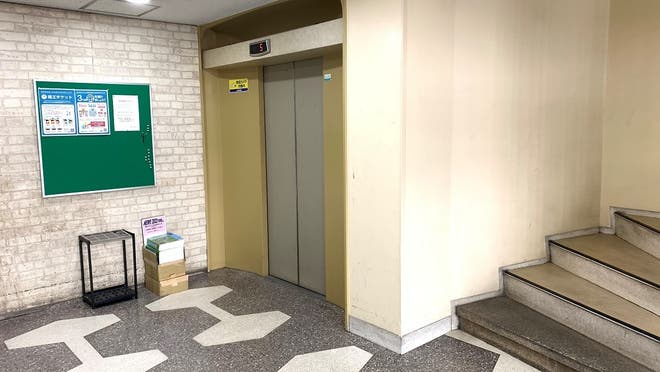 本町駅徒歩2分の利便性。低価格で換気ができる完全個室の会議室。共用部に喫煙室あり。商談、テレワーク、面接、自習室としても♬の写真12