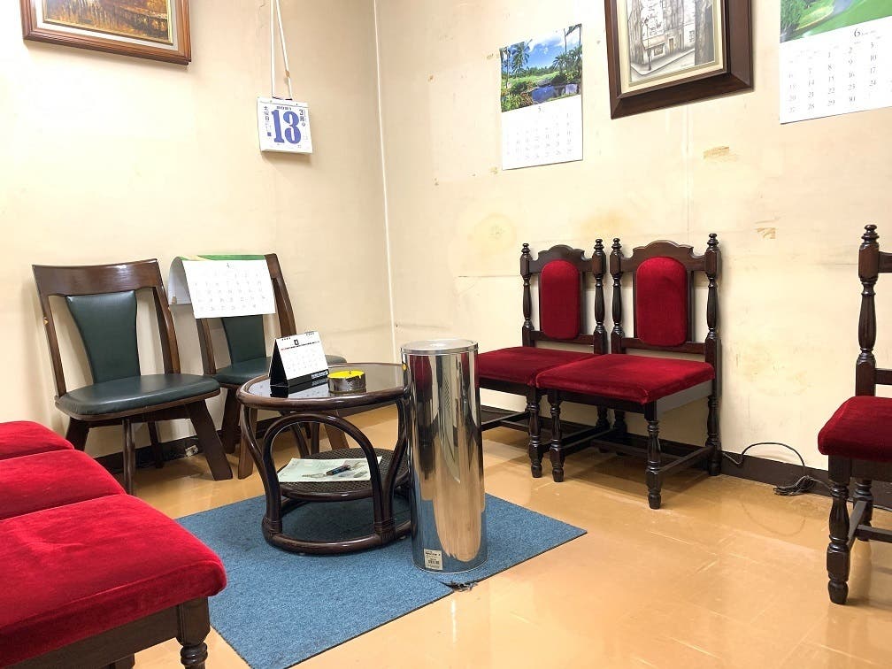 本町駅徒歩２分の利便性。低価格で換気ができる完全個室の会議室。共用部に喫煙室あり。商談、テレワーク、面接、自習室としても♬の写真6