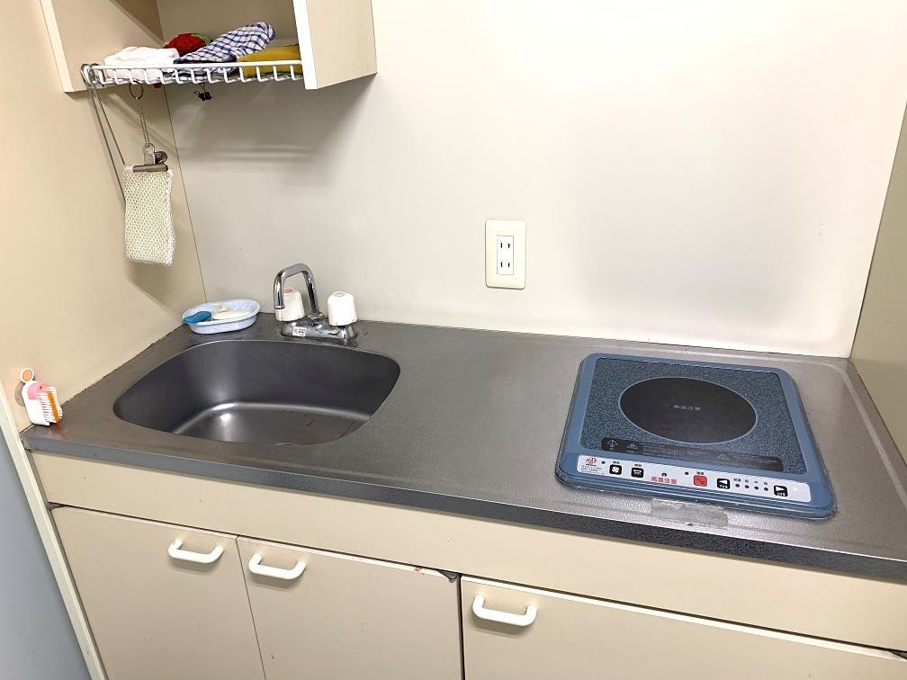 本町駅徒歩２分の利便性。低価格で換気ができる完全個室の会議室。共用部に喫煙室あり。商談、テレワーク、面接、自習室としても♬の写真7