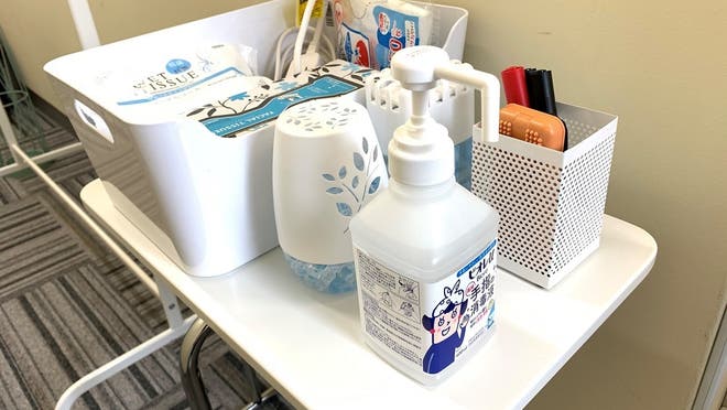 本町駅徒歩2分の利便性。低価格で換気ができる完全個室の会議室。共用部に喫煙室あり。商談、テレワーク、面接、自習室としても♬の写真4