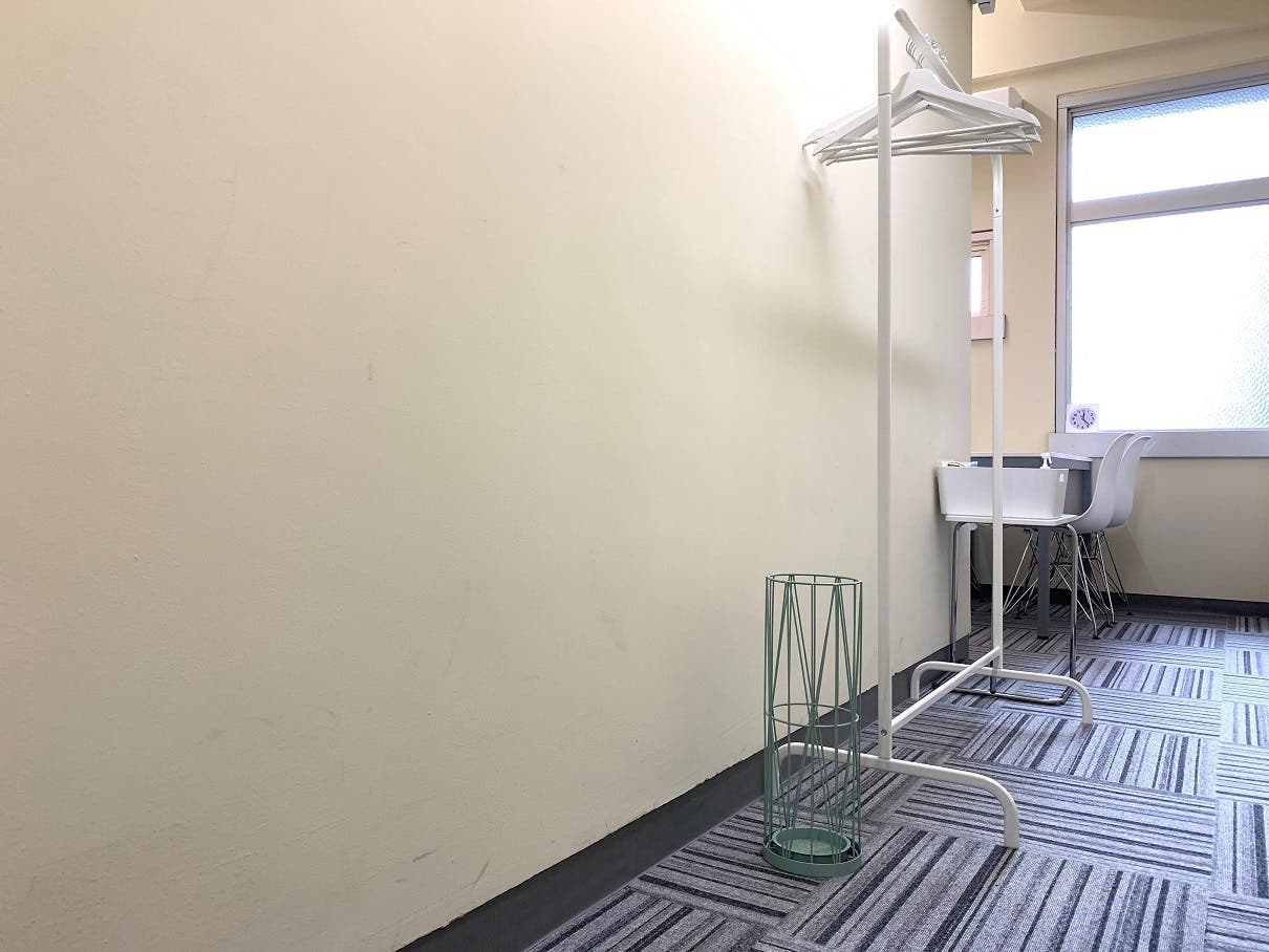 本町駅徒歩２分の利便性。低価格で換気ができる完全個室の会議室。共用部に喫煙室あり。商談、テレワーク、面接、自習室としても♬の写真3