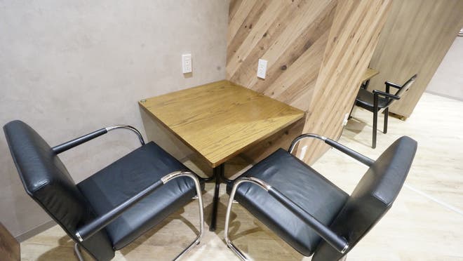 <モディコワーキング2人用No.21>静岡モディのコワーキングスペース✨Wi-Fi/コンセントあり!リモートワーク/Web会議の写真1