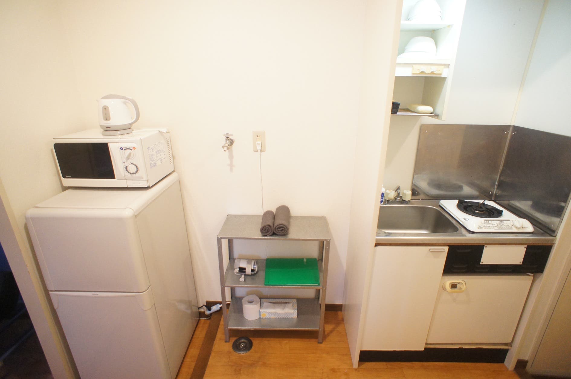 アクセスが良好なローコストルーム。 ここからは福岡ドームや天神、博多駅へのアクセスも良く滞在拠点にピッタリです。の写真5