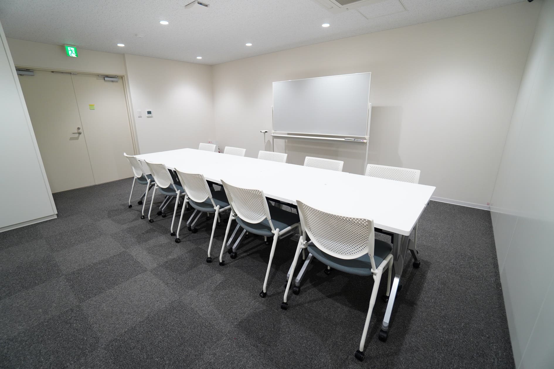 ＜戸塚会議室＞戸塚駅徒歩3分！光Wi-Fi無料！会議/打ち合わせ/セミナー/商談/リモートワーク/テレワーク/作業場所の写真5