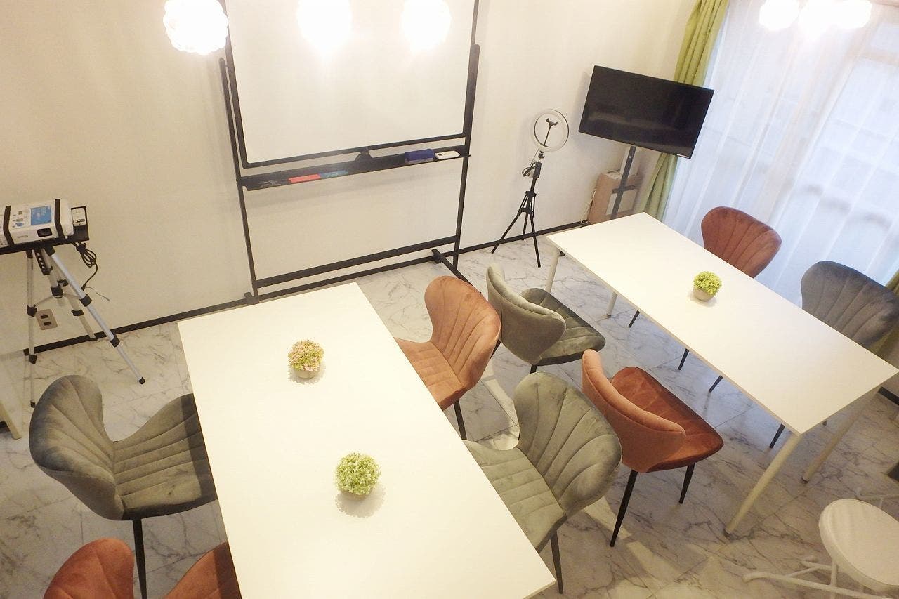 【博多駅P4出口徒歩1分！】WiFi・プロジェクター・モニター・ホワイトボード全て無料！ふれあい貸し会議室 博多A-チンクエの写真9