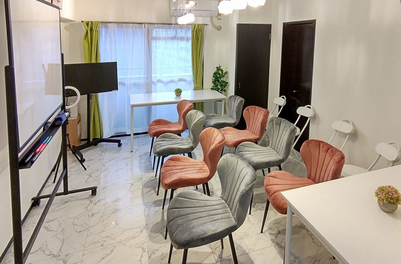 【博多駅P4出口徒歩1分！】WiFi・プロジェクター・モニター・ホワイトボード全て無料！ふれあい貸し会議室 博多A-チンクエの写真10