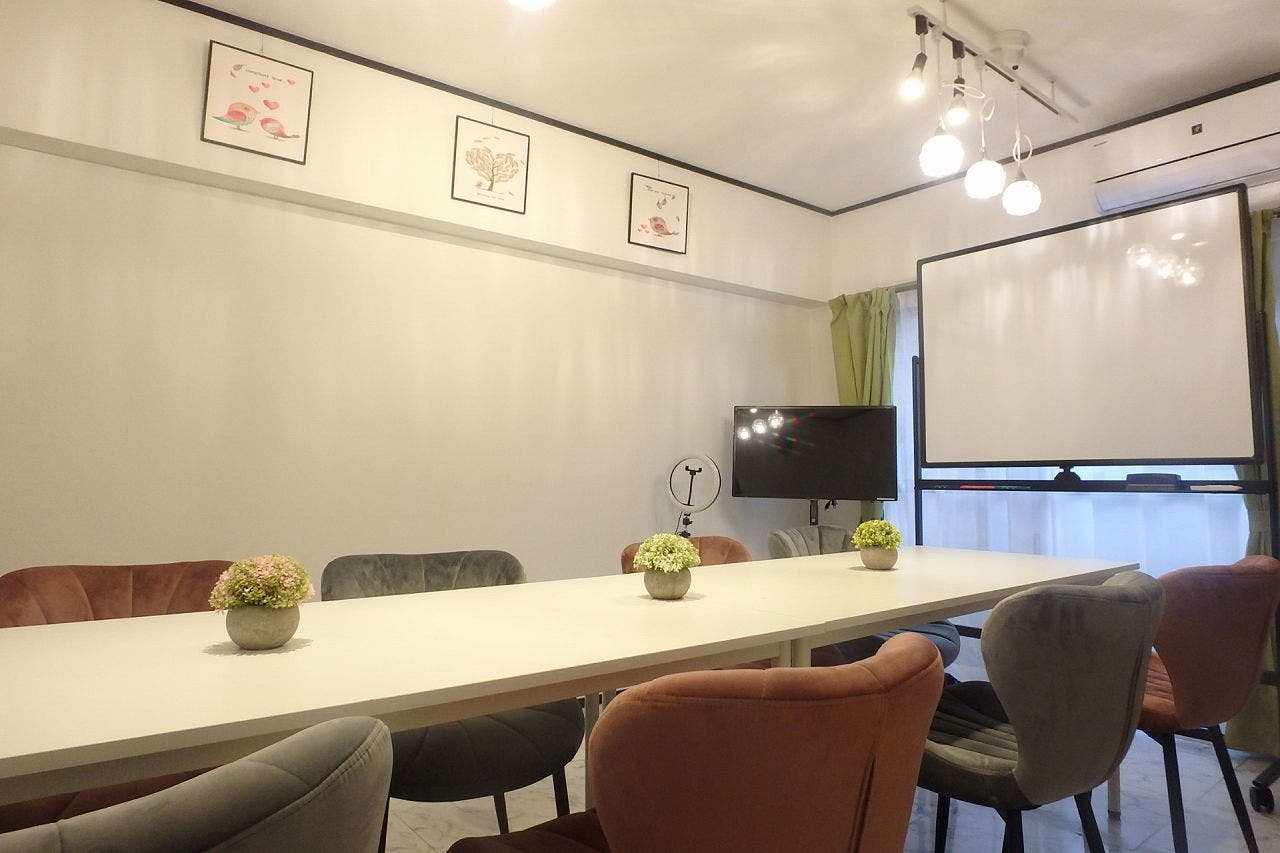 【博多駅P4出口徒歩1分！】WiFi・プロジェクター・モニター・ホワイトボード全て無料！ふれあい貸し会議室 博多A-チンクエの写真11