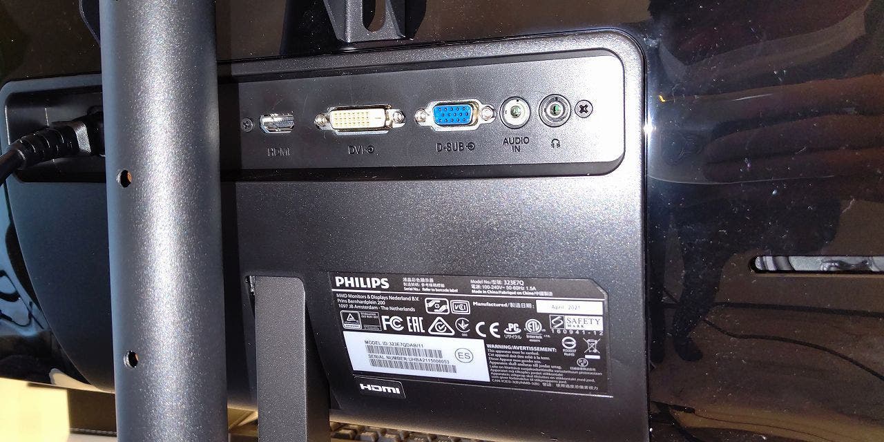 【博多駅P4出口徒歩1分！】WiFi・プロジェクター・モニター・ホワイトボード全て無料！ふれあい貸し会議室 博多A-チンクエの写真15