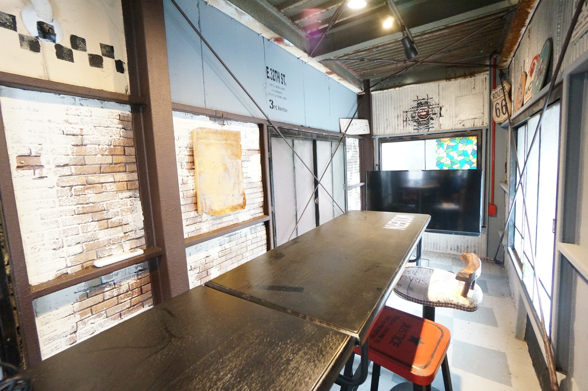 ＜マルチスペース曳舟＞アメリカンダイナーのような内装🍔モニターあり！女子会/パーティー/撮影/会議の写真6