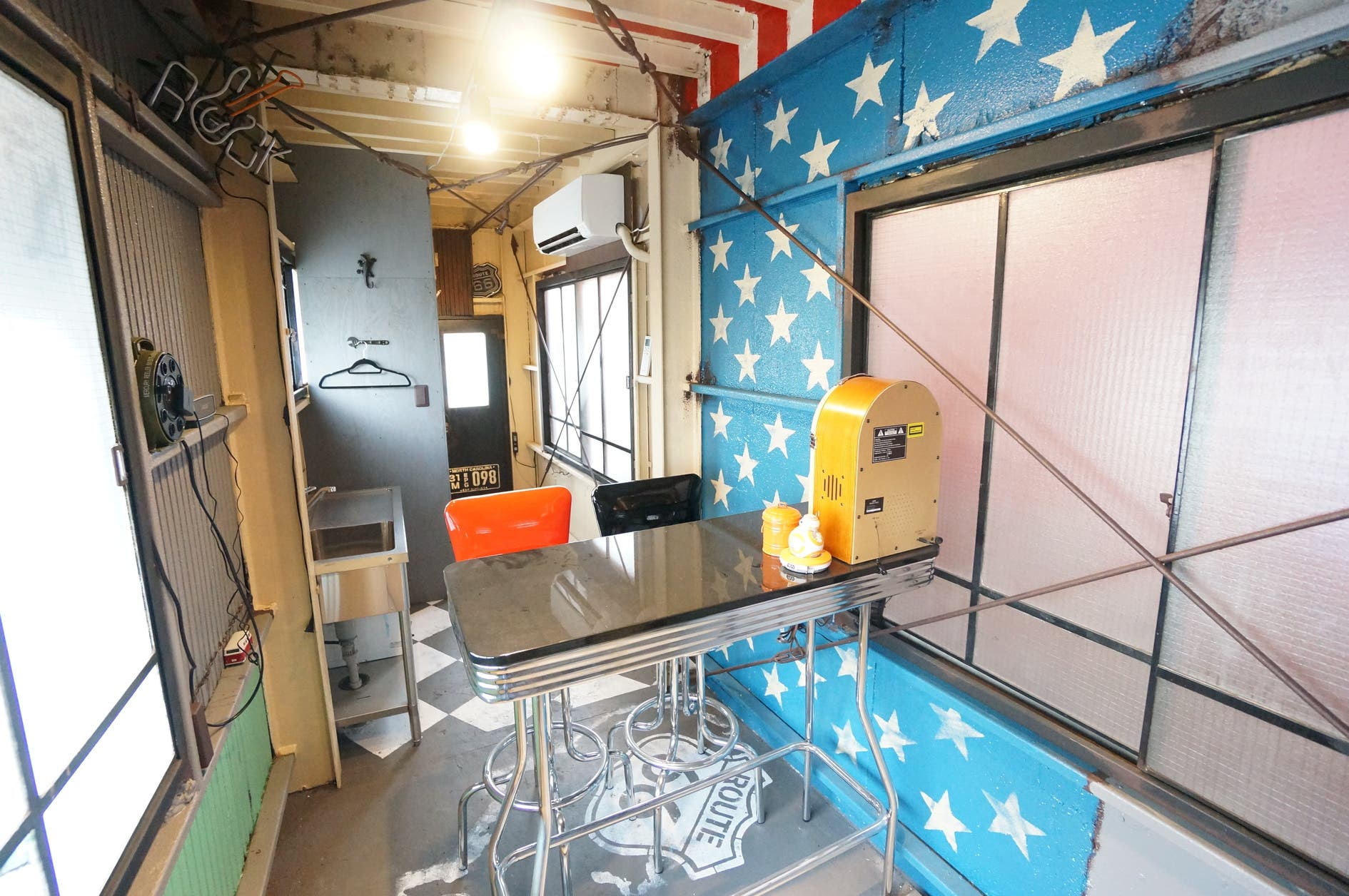 ＜マルチスペース曳舟＞アメリカンダイナーのような内装🍔モニターあり！女子会/パーティー/撮影/会議の写真14